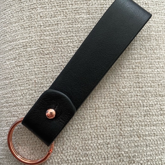 ROYCE New York | Accessories | Royce Minimalist Leather Key Chain Black ...